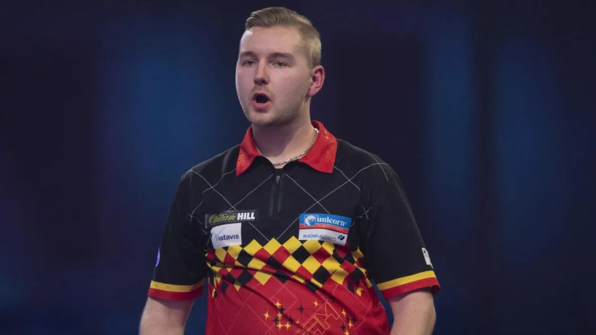 Darts-vb: Adrian Lewis 3:1-es vezetésről bukott, Van den Bergh a nyolc ...