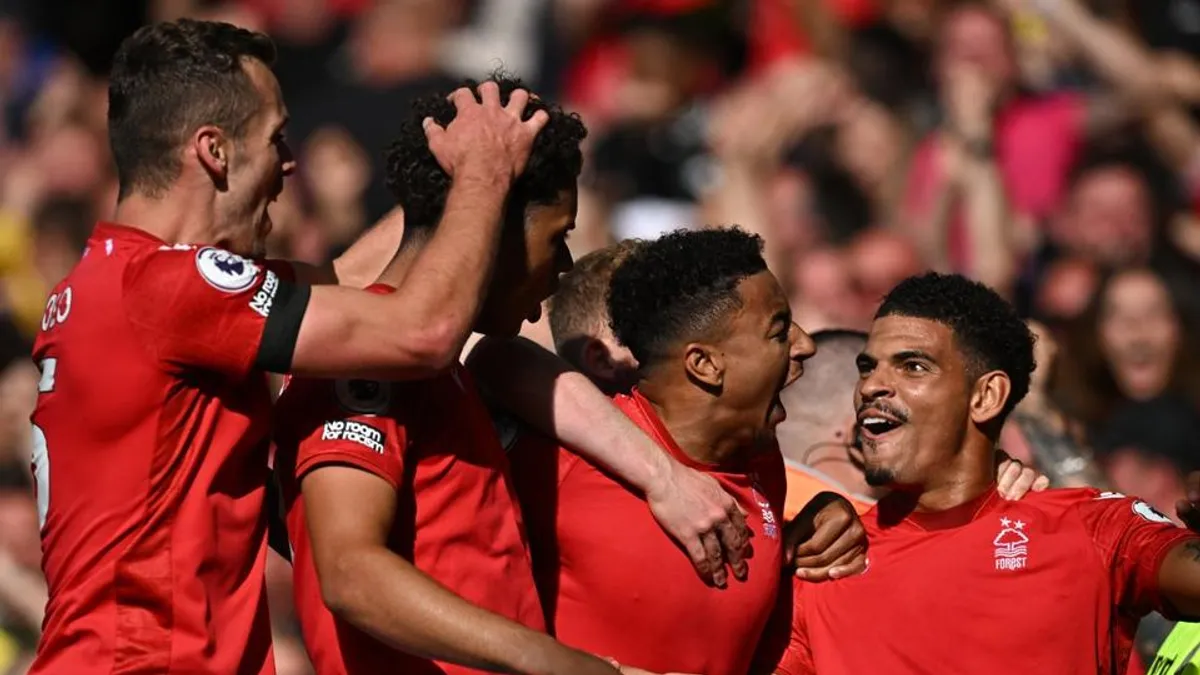 A Robin Hoodok kora lejár, Nottinghamben a költekezés az úr