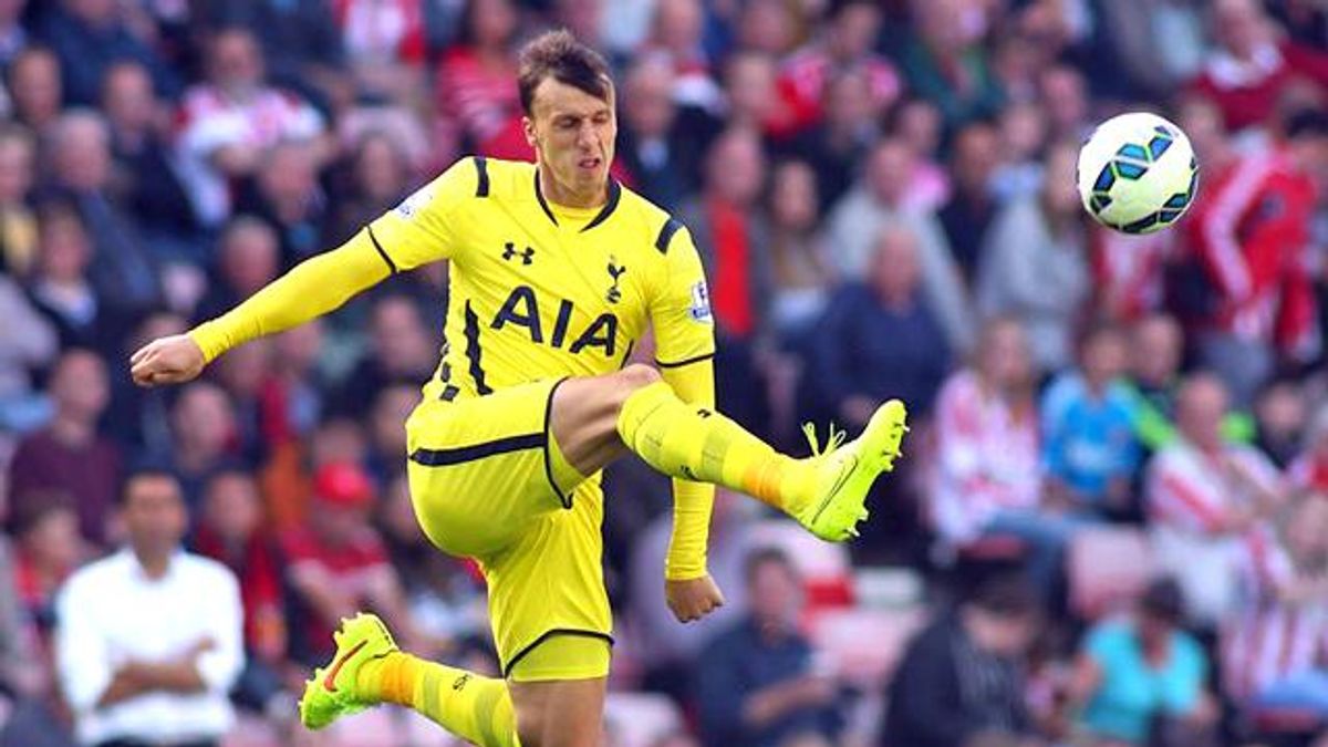 Román-magyar: Piturca kiállt a sokat hibázó Spurs-védő mellett ...