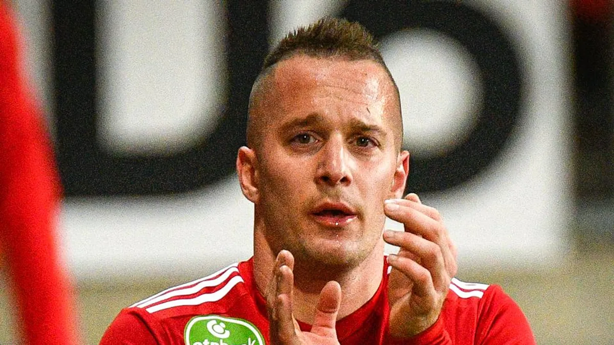 NB I: Bódi Ádám a ZTE ellen játszotta 300. meccsét a DVSC-ben