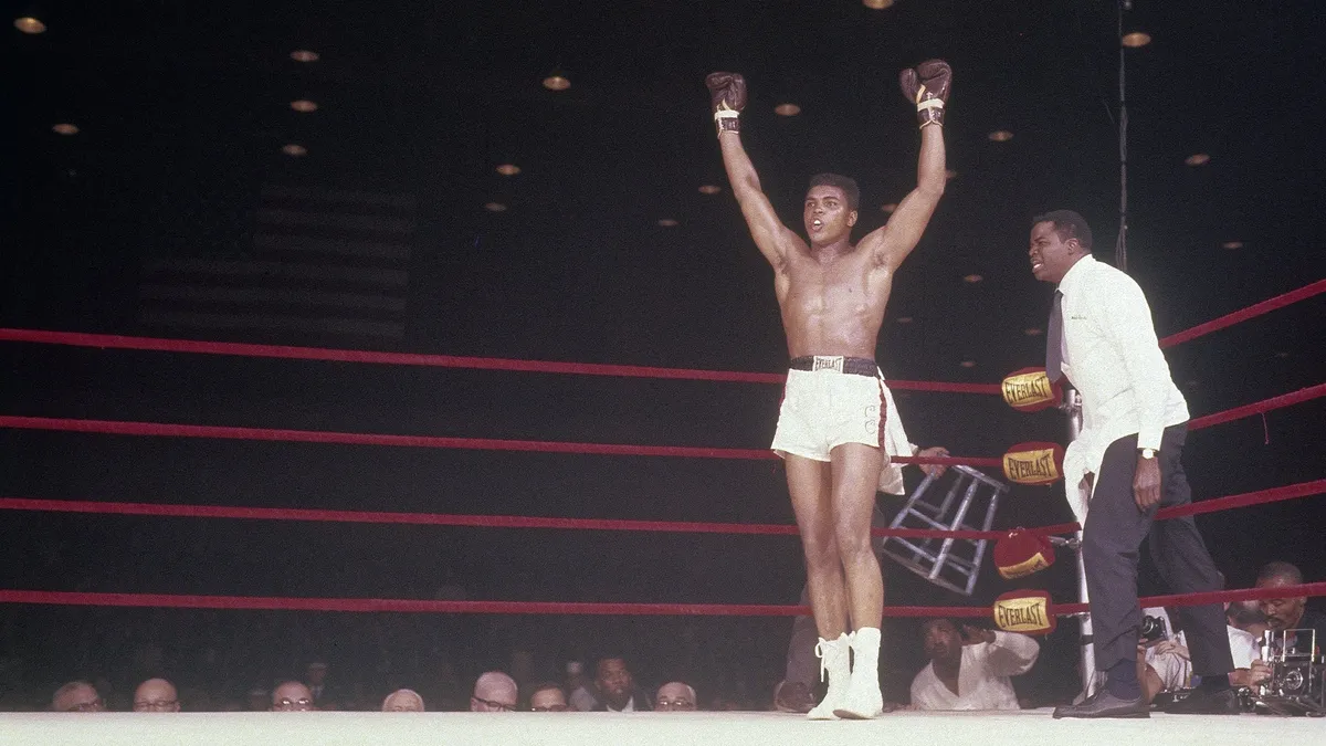 Cassius Clay pillangóként röpködött, méhként döfködött