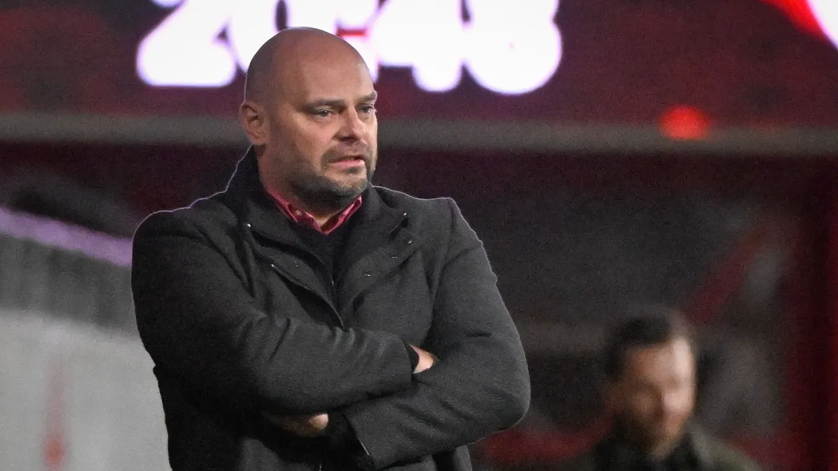 NB I: Akart mindenki, de fej és ész nélkül, a taktikai utasításokat ...