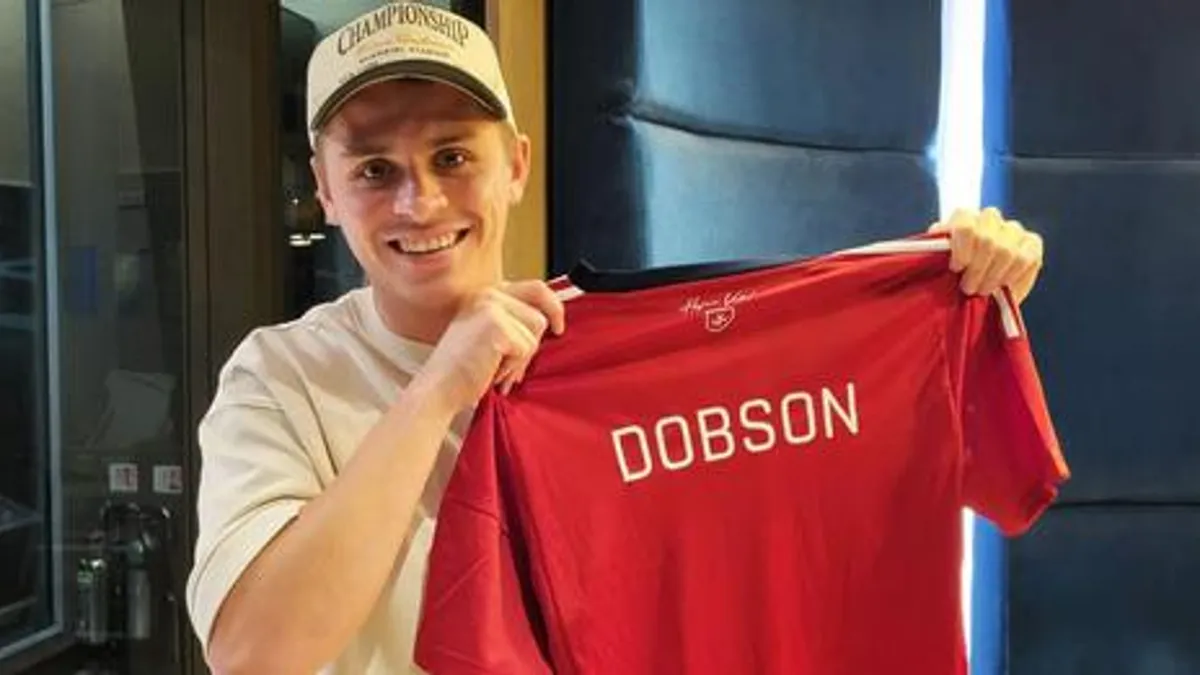 Fehérvár: George Dobson aláírt – hivatalos