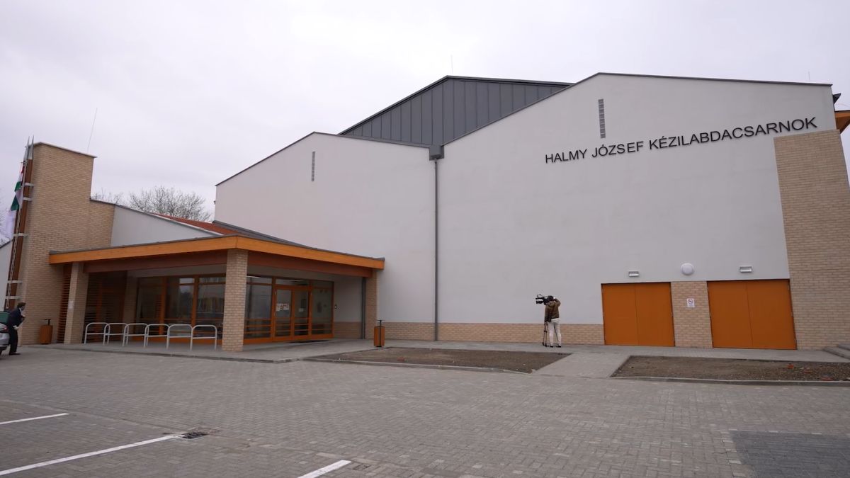 Átadták a Halmy József Kézilabdacsarnokot Vecsésen - Nemzeti Sport