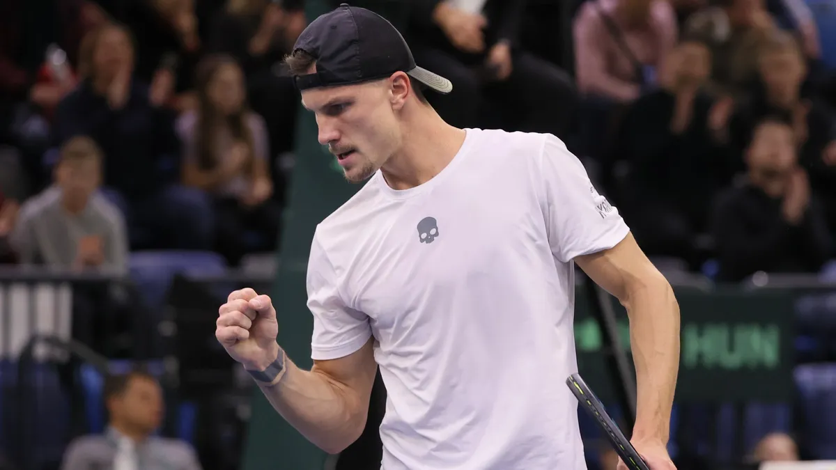 Fucsovics hátrányból nyert és már elődöntős Bukarestben