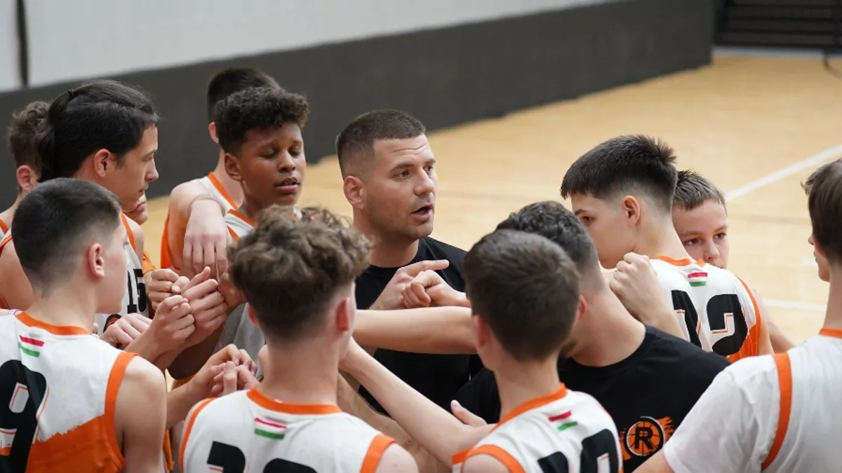 Kosárlabda: a pécsi serdülők feltették a koronát a teljesítményükre