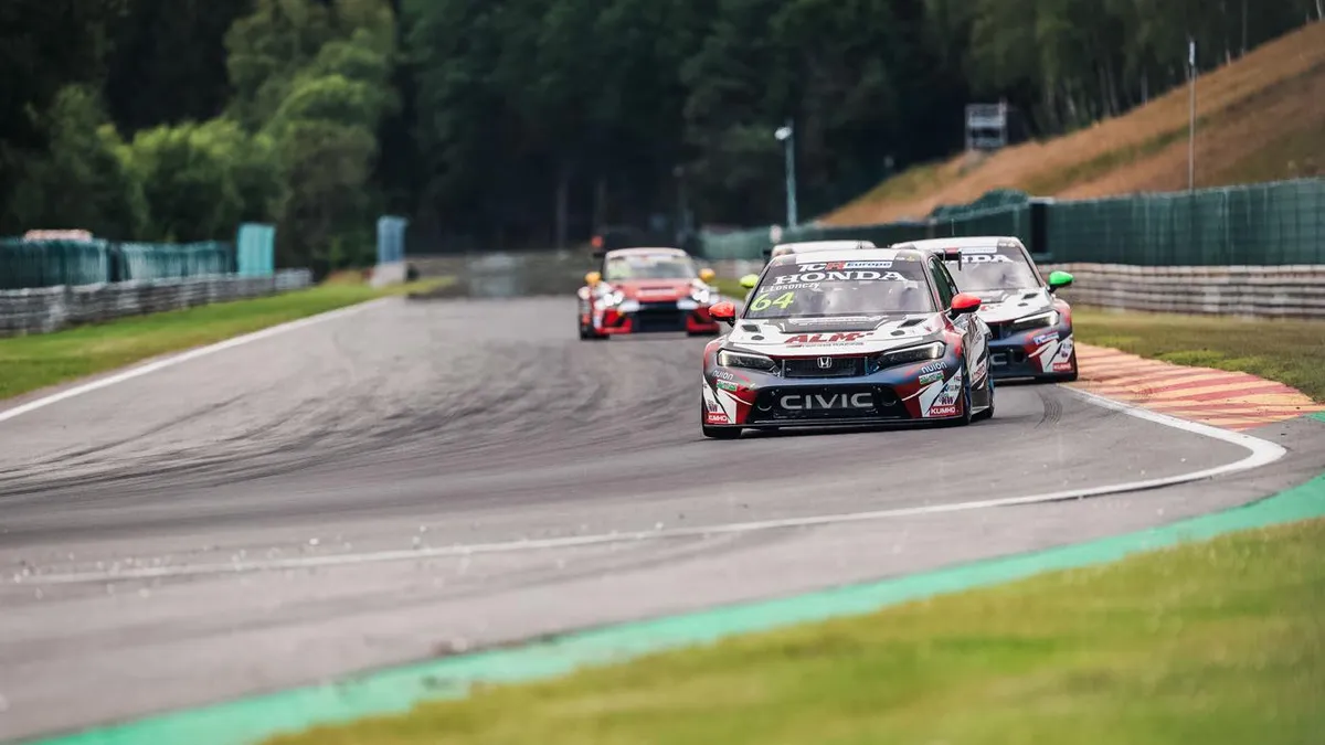 Losonczy Levente harmadik lett a túraautós Európa-kupa spái futamán