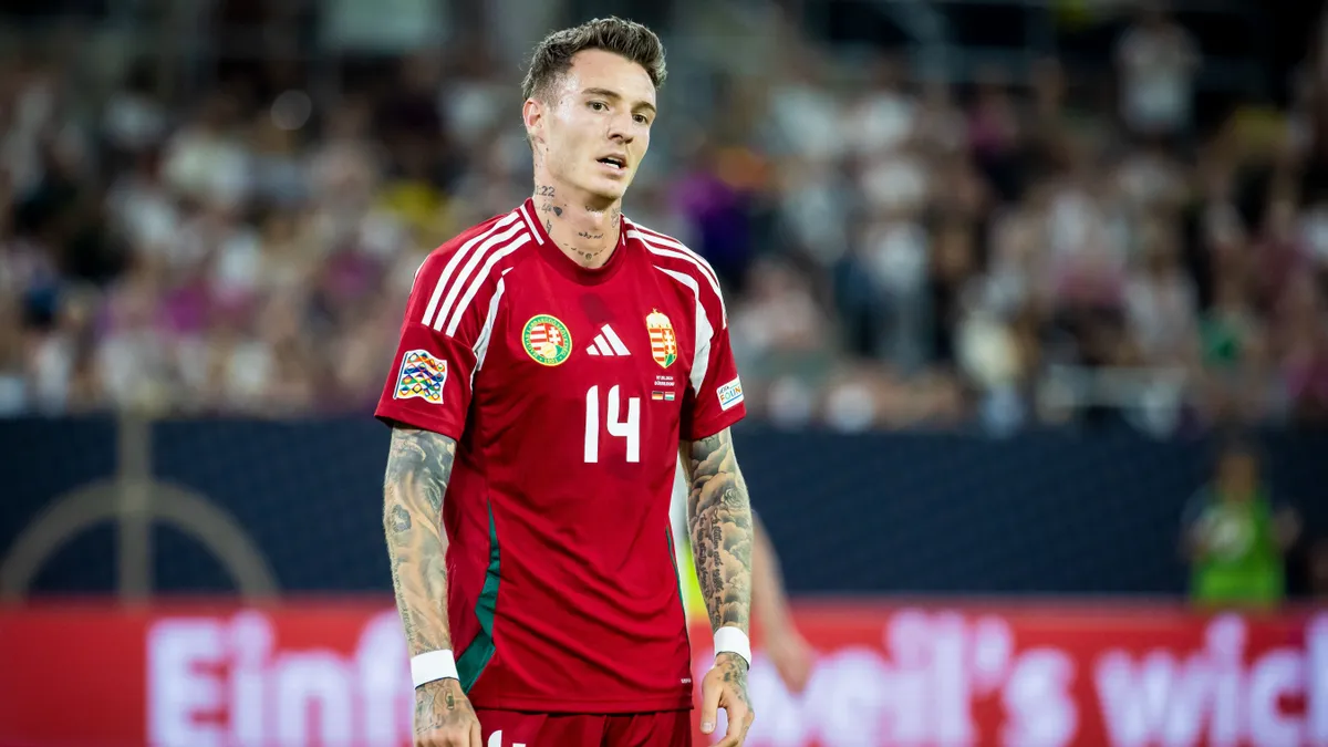 Bolla Bendegúz: Mindenki érzi a súlyát, lehajtott fejjel, magunk elé ...