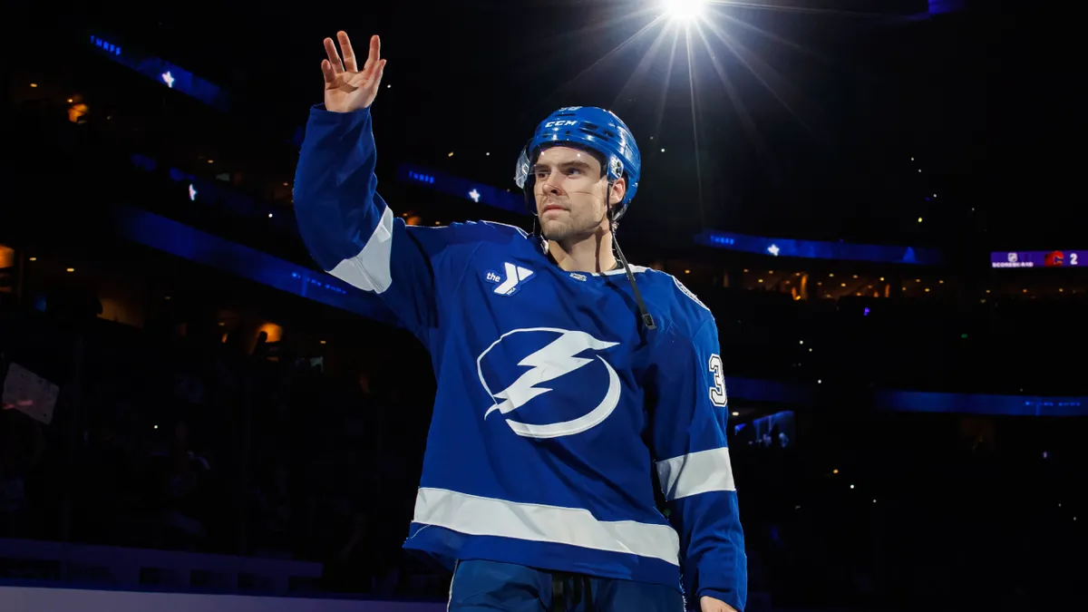 Lemieux és Gretzky rekodját állította be a Tampa hokisa