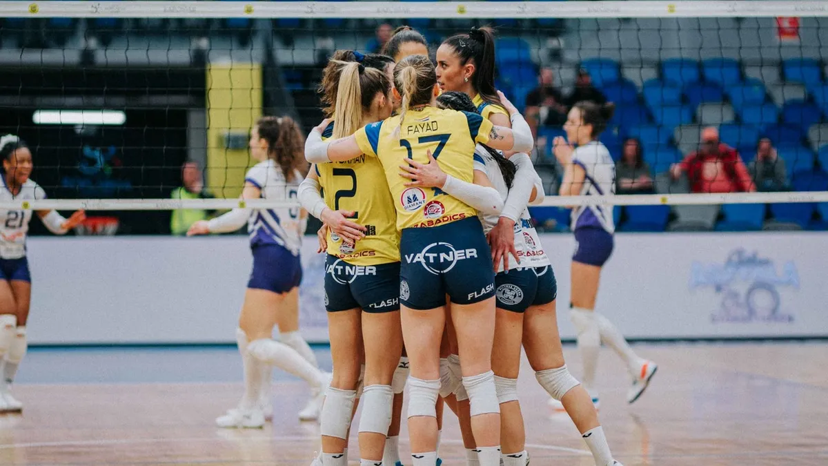 Női röpi Extraliga: söpréssel elődöntős a Kaposvár