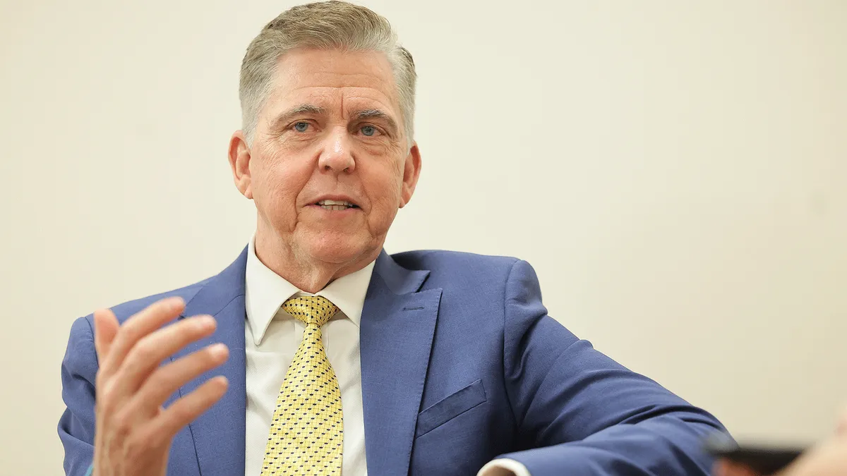 Robert Stull: Emlékezni fogunk arra, hogy a jövő Budapesten kezdődött el