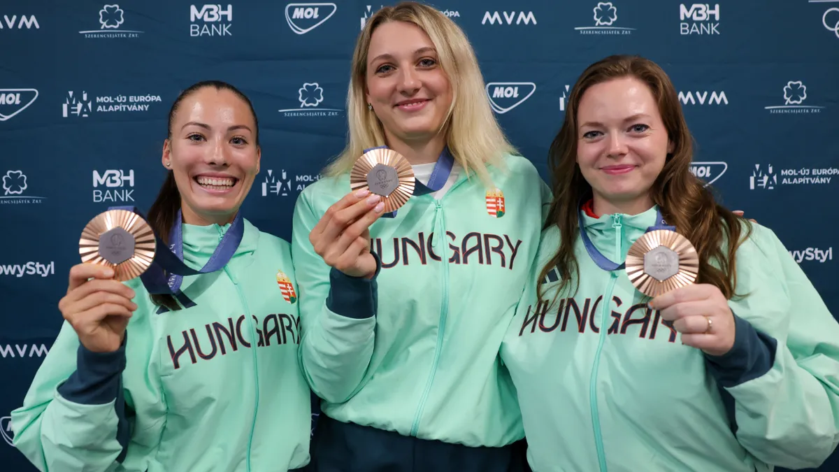 Megérkeztek az új bronzérmek Párizsból