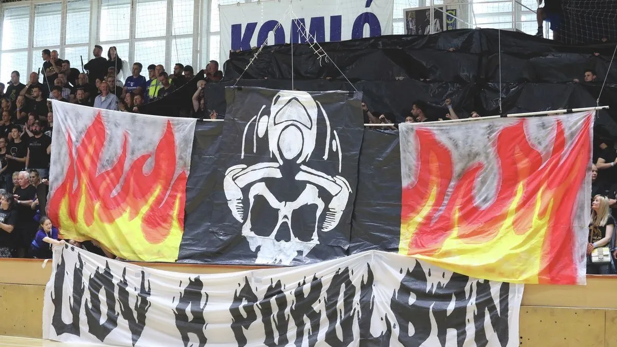 Férfi kézilabda NB I: súlyos büntetést kapott a Komló a bírók ...