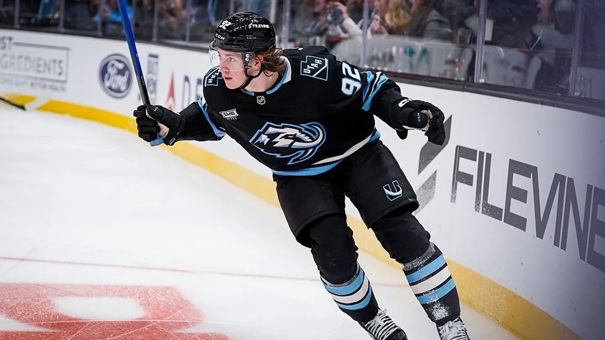 NHL: Logan Cooley nagy napja: négy gól és egy gólpassz a Vegas ellen