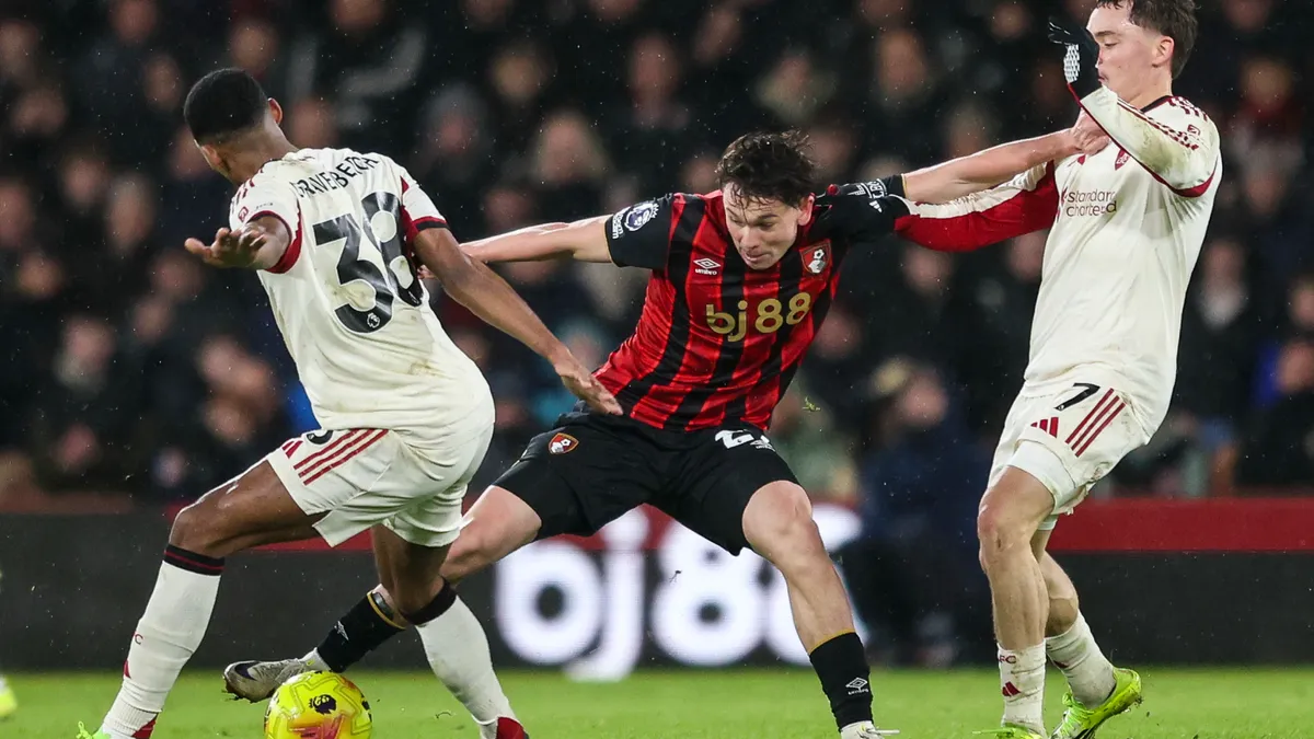 Hogyan illik Tóth Alex a Bournemouth középpályájába?