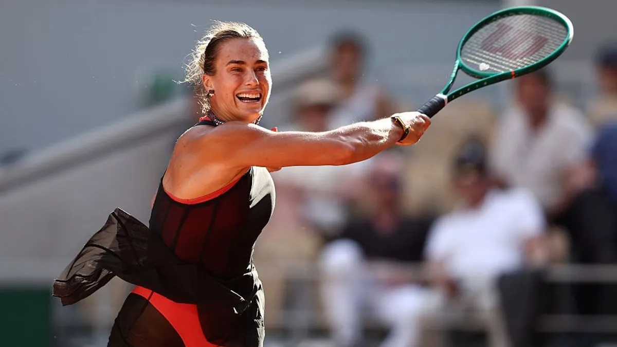Szabalenka továbbjutott, a címvédő Gauff kiesett a Roland Garroson